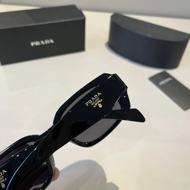 Accurate model Prada Sunglasses