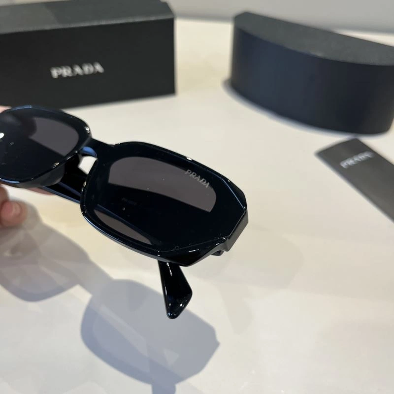 Accurate model Prada Sunglasses