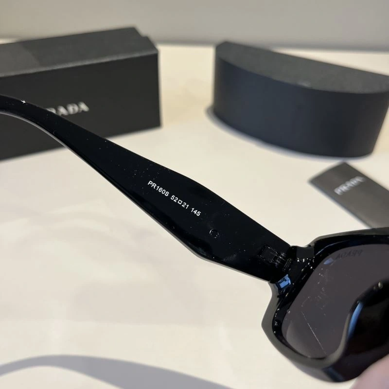 Accurate model Prada Sunglasses