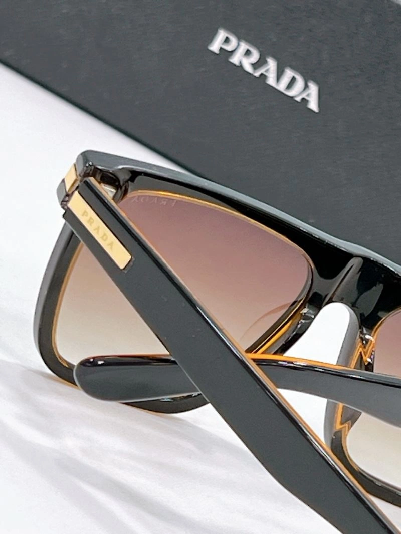 Top mirror Prada Sunglasses