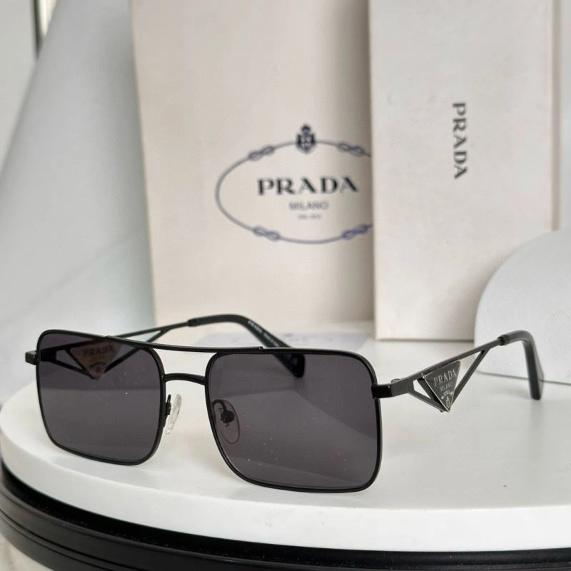 Top mirror Prada Sunglasses