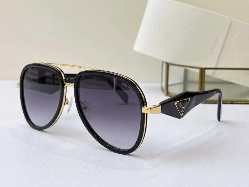 Top mirror Prada Sunglasses