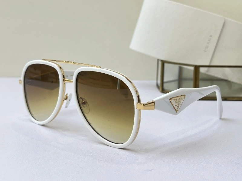 Top mirror Prada Sunglasses