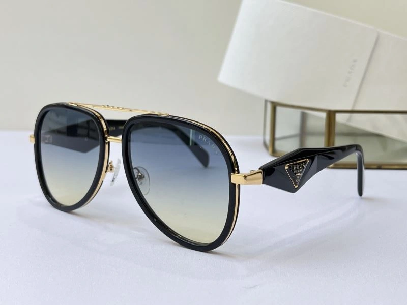Top mirror Prada Sunglasses