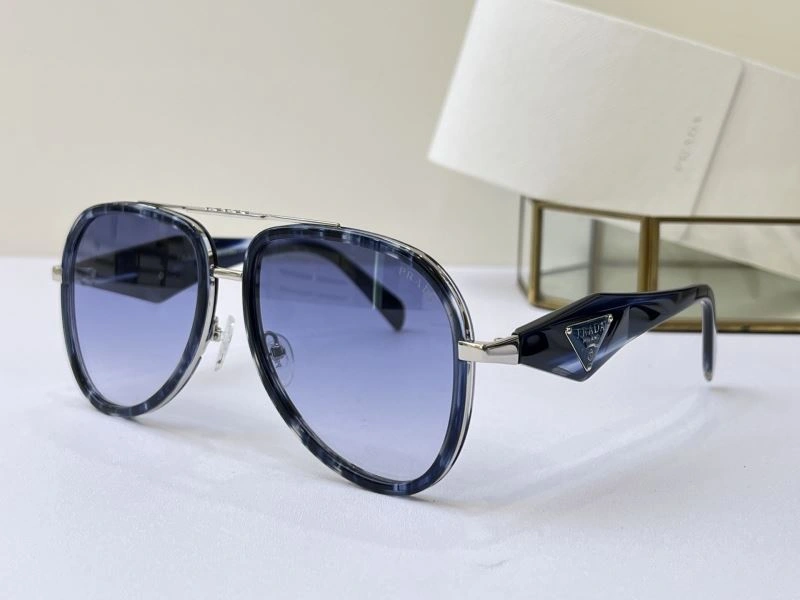 Top mirror Prada Sunglasses