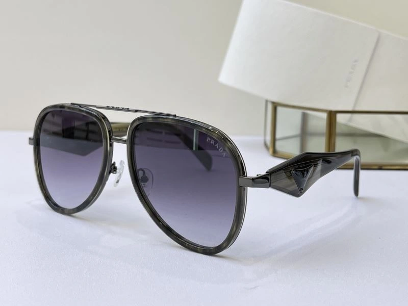 Top mirror Prada Sunglasses