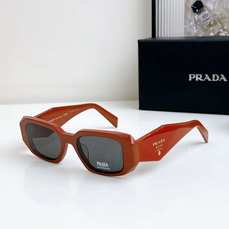 Top mirror Prada Sunglasses