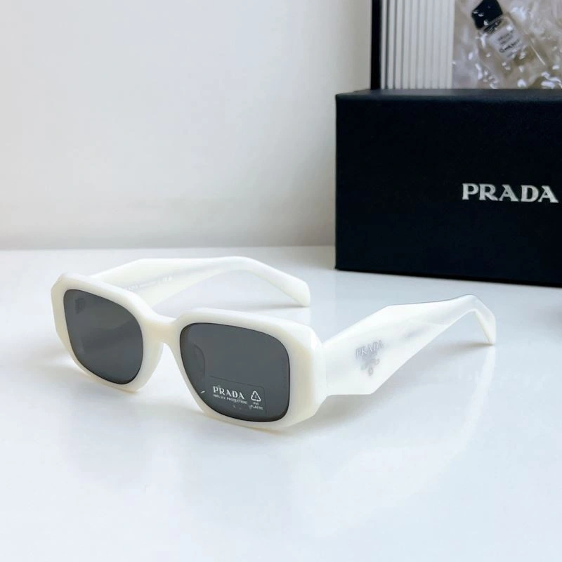 Top mirror Prada Sunglasses