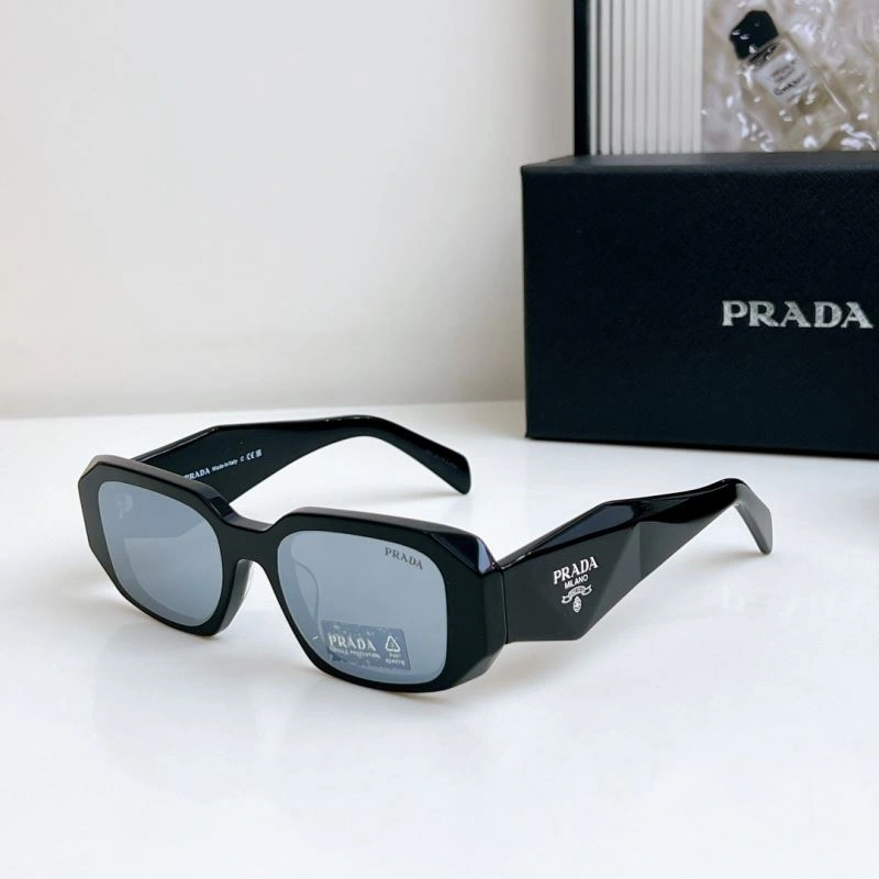 Top mirror Prada Sunglasses
