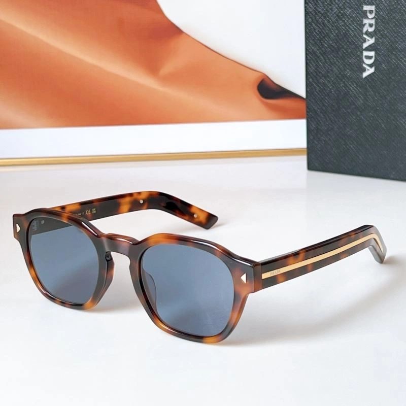 Top mirror Prada Sunglasses