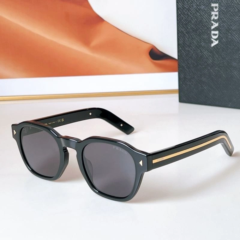 Top mirror Prada Sunglasses