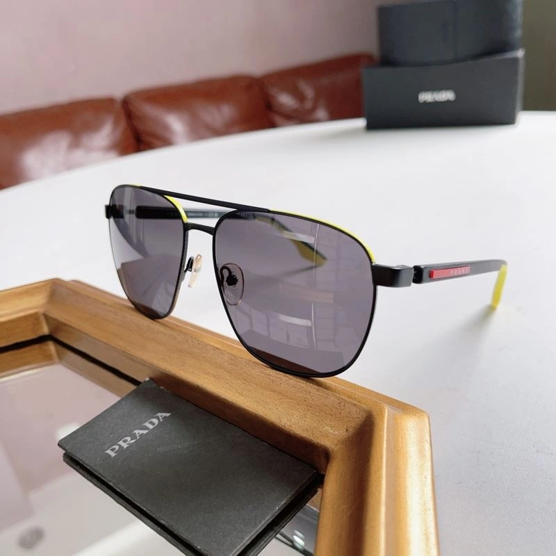 Top mirror Prada Sunglasses