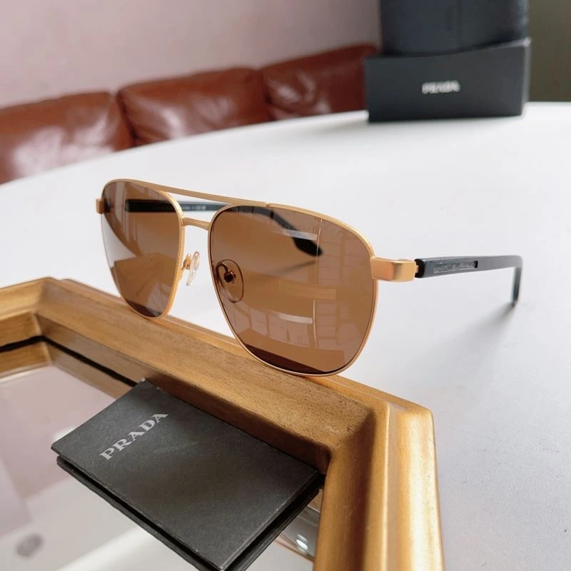 Top mirror Prada Sunglasses