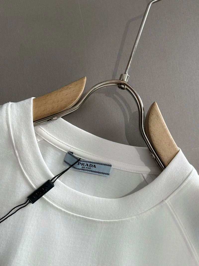 Low-cost Prada T-Shirts