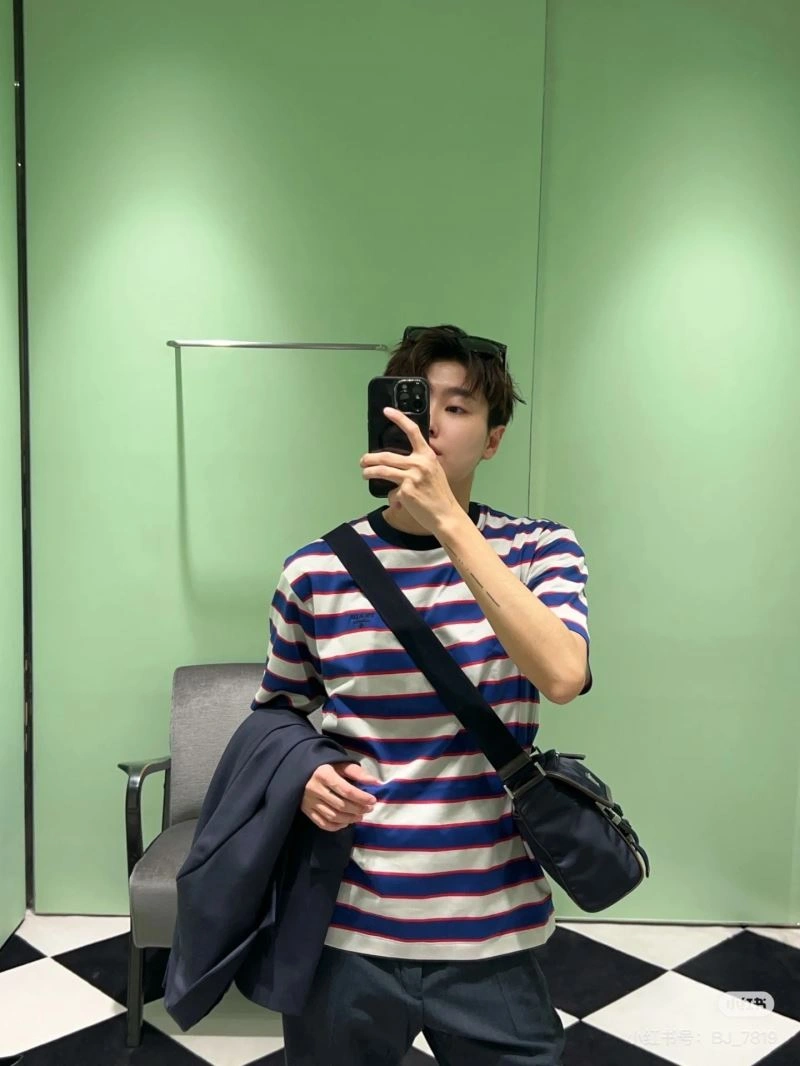 Cut-rate Prada T-Shirts