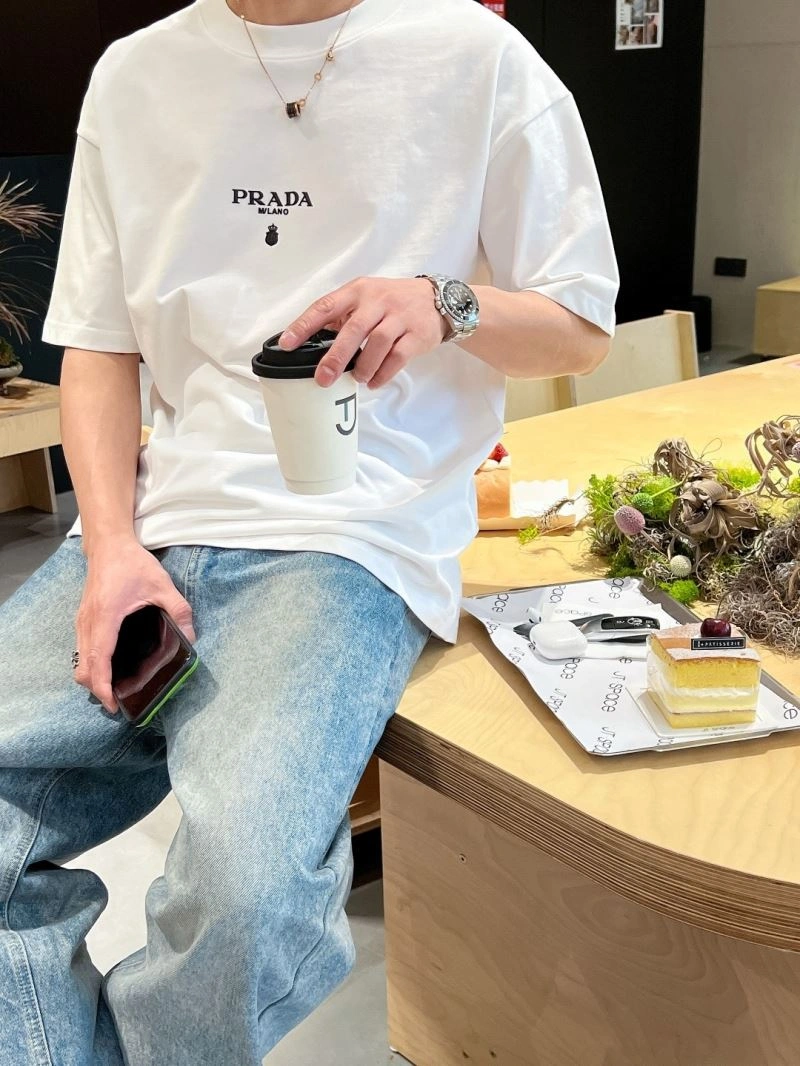 Low-cost Prada T-Shirts