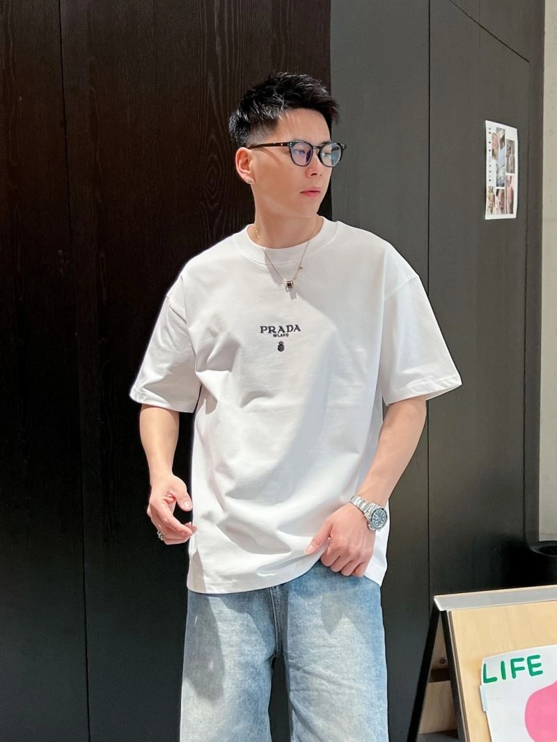 Low-cost Prada T-Shirts