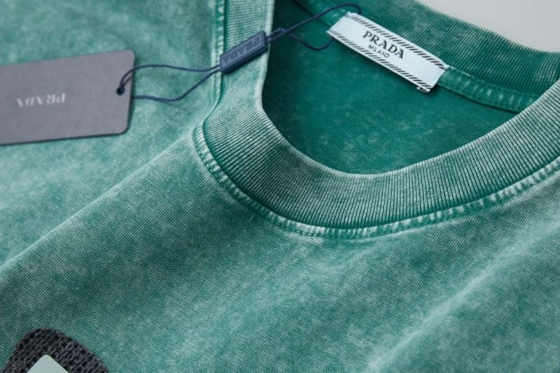 Accurate model Prada T-Shirts
