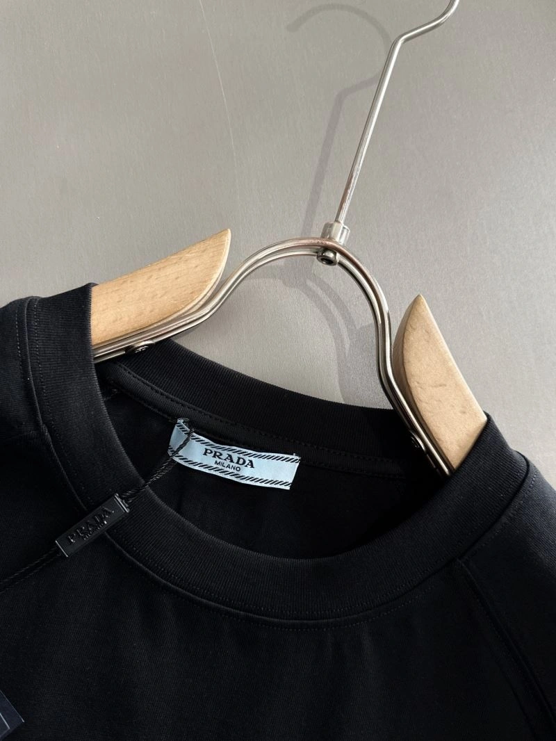 Low-cost Prada T-Shirts