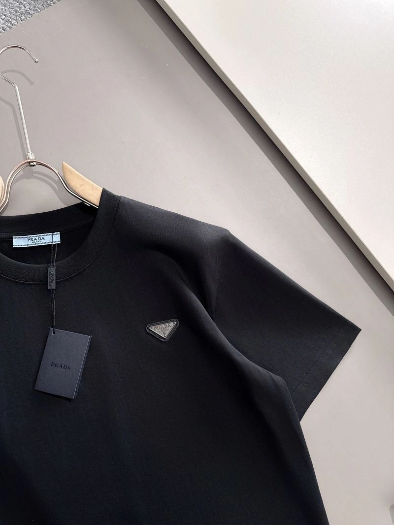 Low-cost Prada T-Shirts