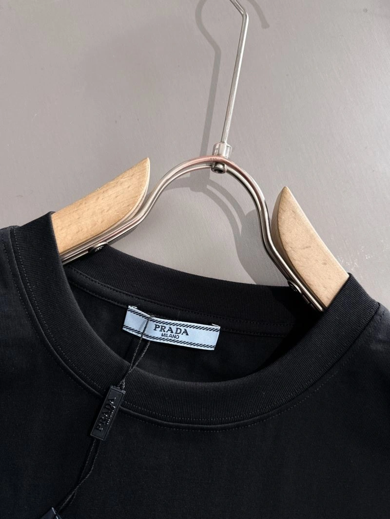 Low-cost Prada T-Shirts