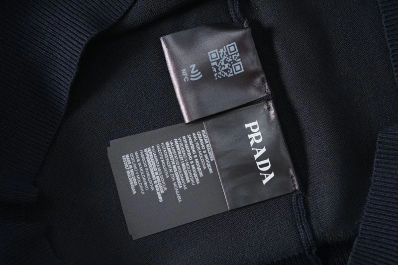Inexpensive Prada T-Shirts