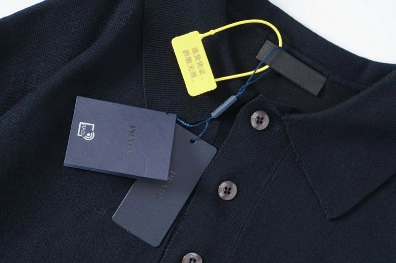 Inexpensive Prada T-Shirts