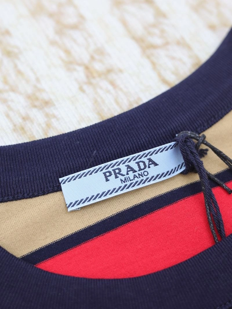 Low-cost Prada T-Shirts