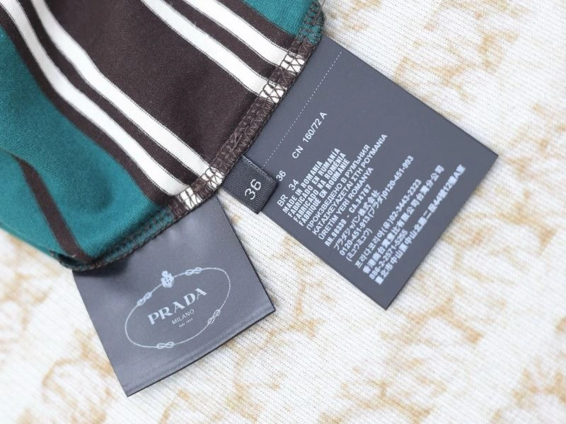 Low-cost Prada T-Shirts