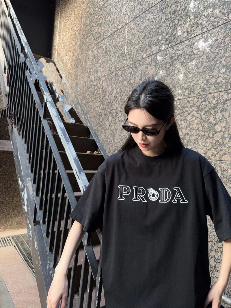 Factory-made Prada T-Shirts