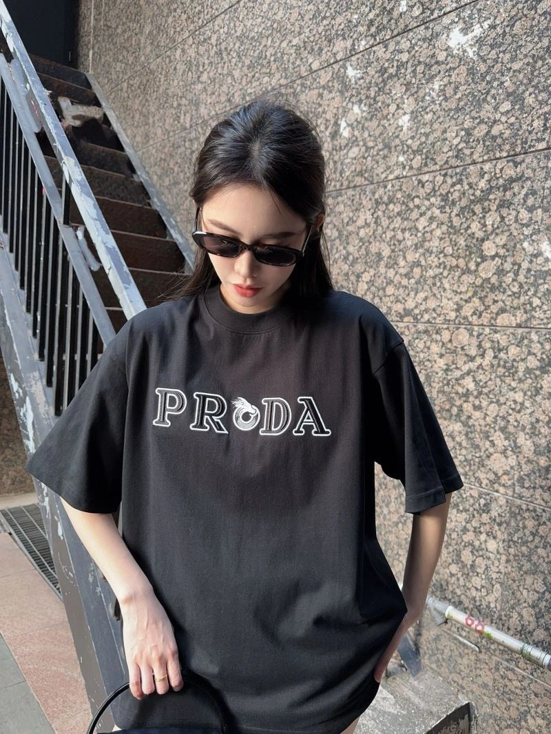 Factory-made Prada T-Shirts