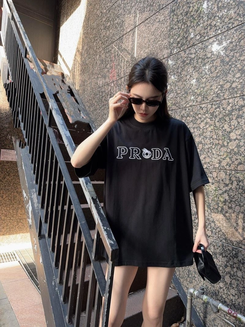 Factory-made Prada T-Shirts