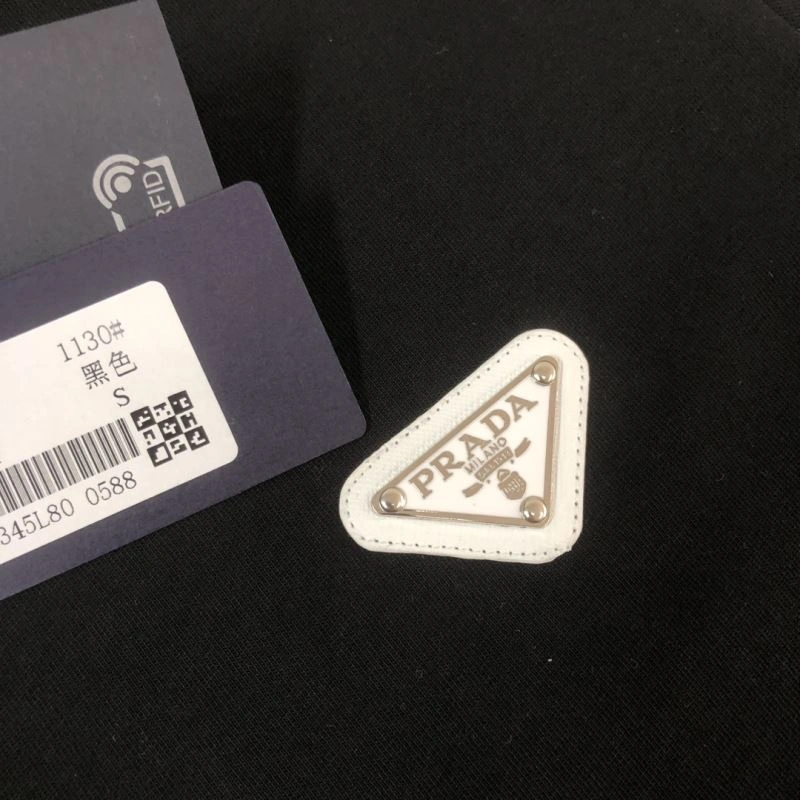 Inexpensive Prada T-Shirts