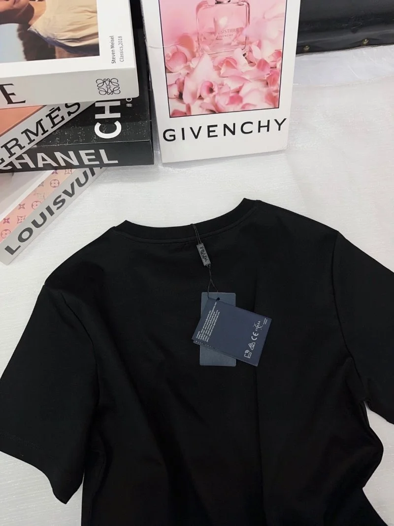 Factory-made Prada T-Shirts