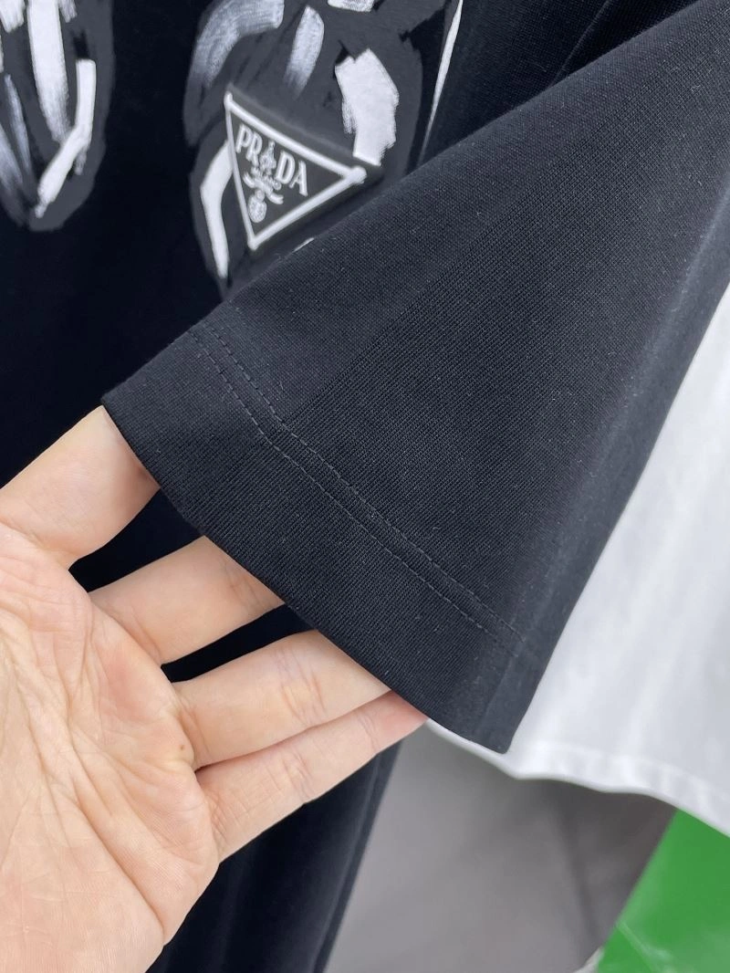 Low-cost Prada T-Shirts