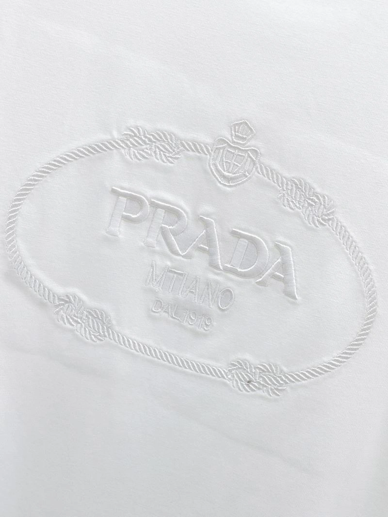Low-cost Prada T-Shirts