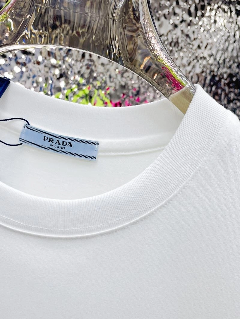 Low-cost Prada T-Shirts