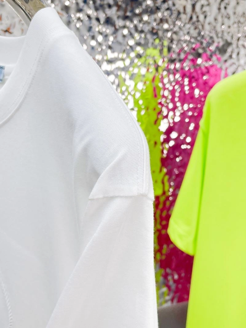 Low-cost Prada T-Shirts