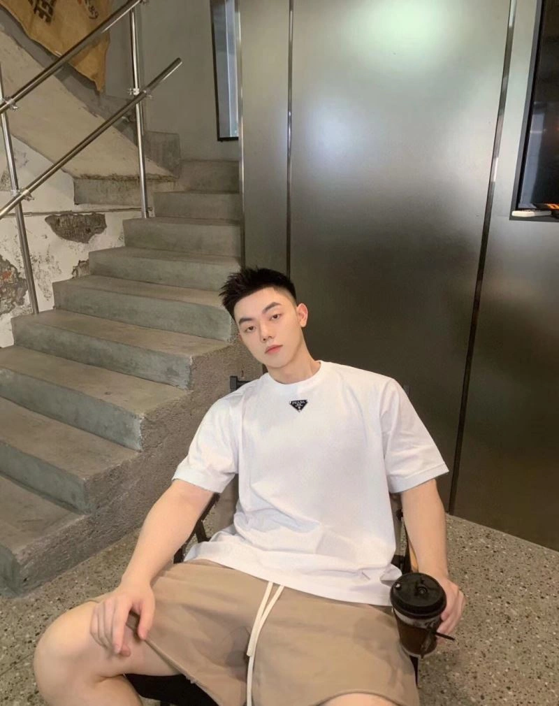 Accurate model Prada T-Shirts
