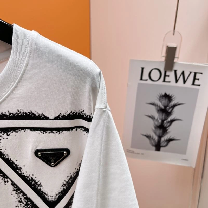 Accurate model Prada T-Shirts