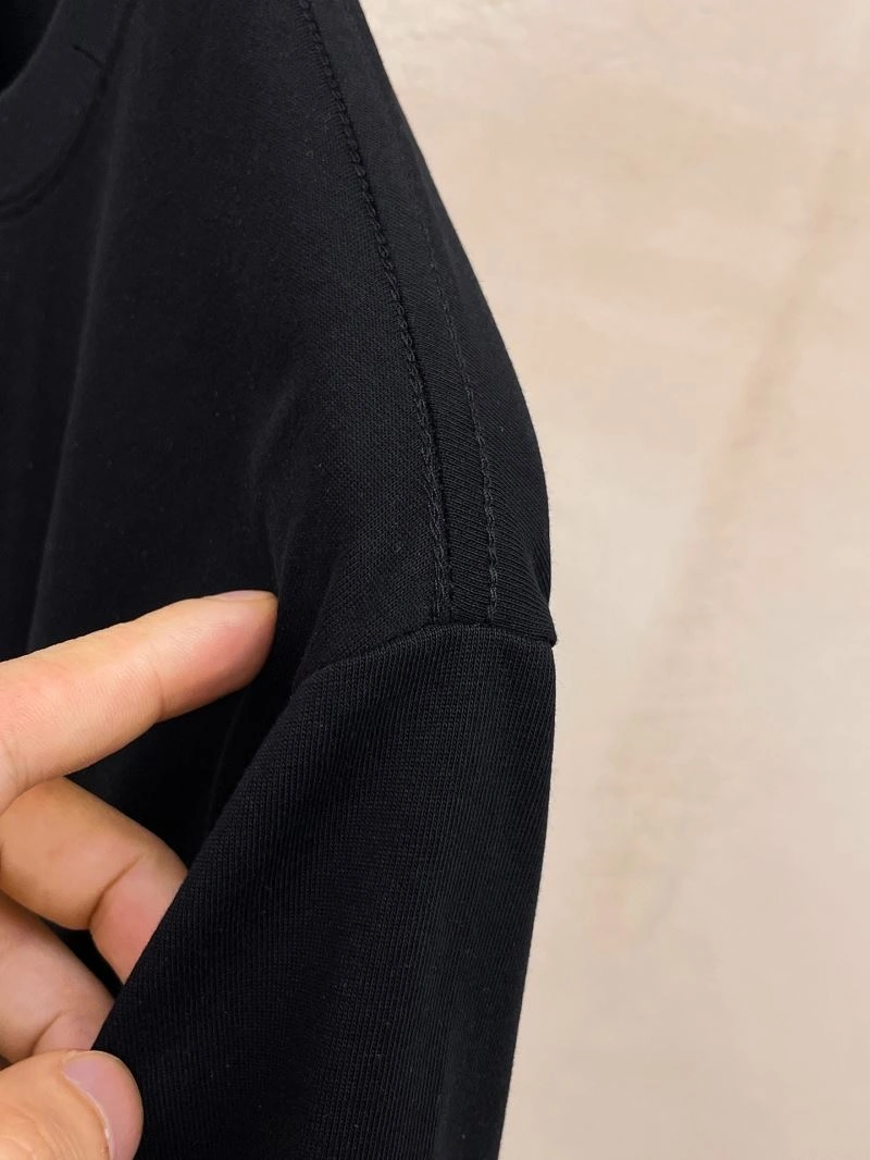 Inexpensive Prada T-Shirts