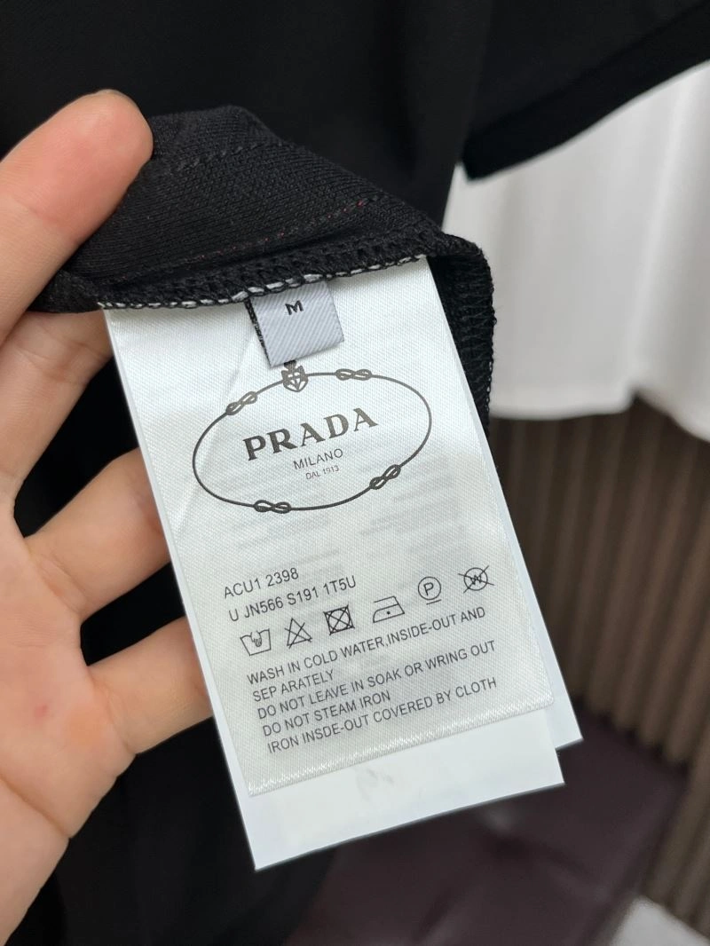 Low-cost Prada T-Shirts