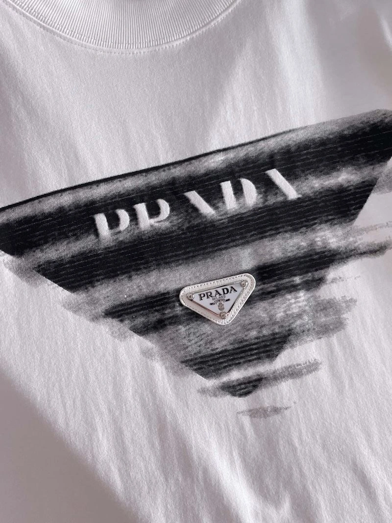 Bargain Prada T-Shirts