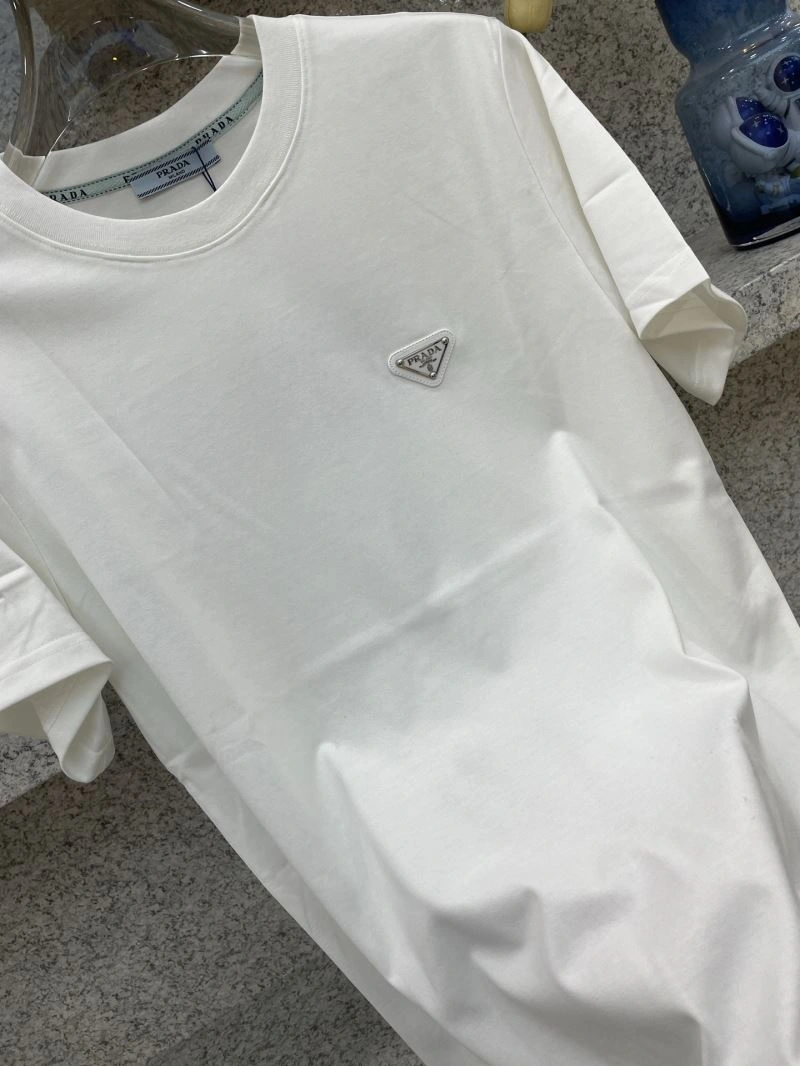 Low-cost Prada T-Shirts