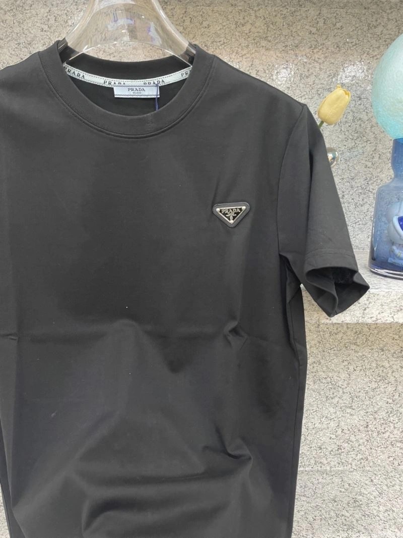Low-cost Prada T-Shirts