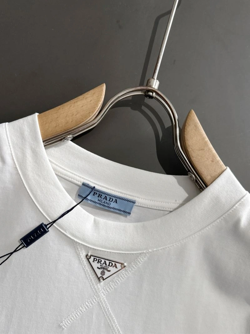 Inexpensive Prada T-Shirts
