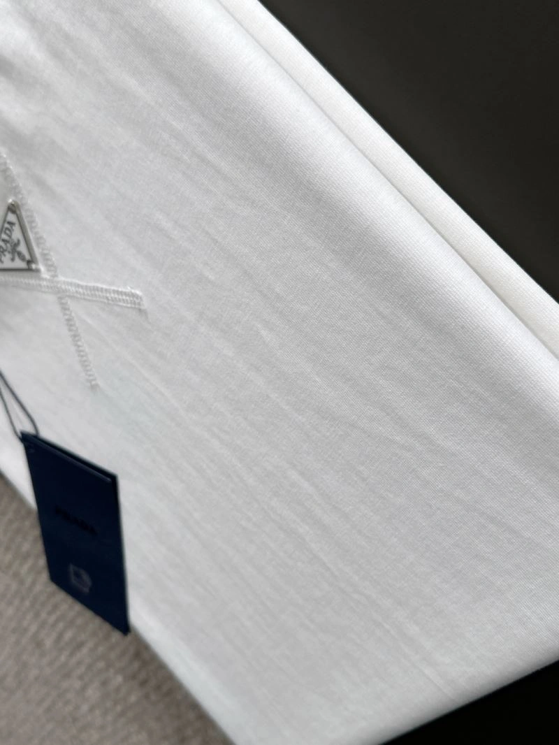Inexpensive Prada T-Shirts