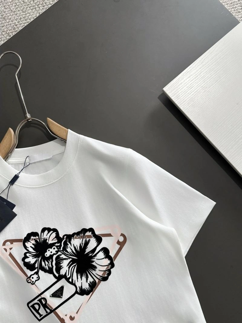 Affordable Prada T-Shirts