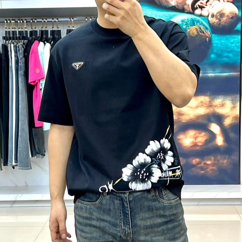 High fidelity Prada T-Shirts