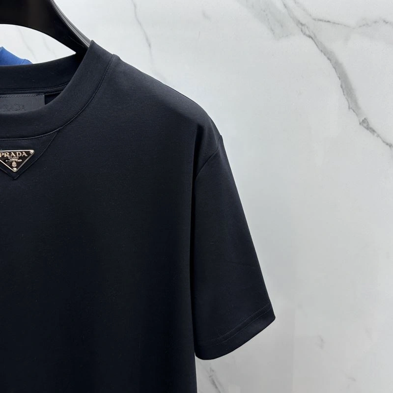 Low-cost Prada T-Shirts